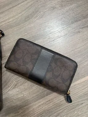 Coach | Bags | Coach Brown Signature Crossbody With Matching Wallet ...